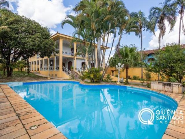 Casa com 660 m², 6 quartos 3 suítes, piscina no Setor de Mansões Taguatinga