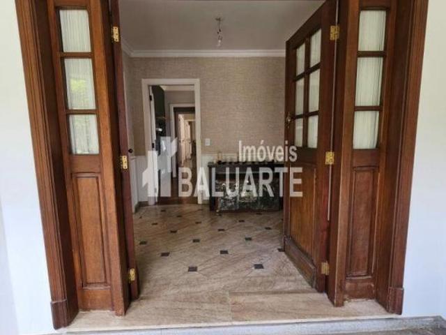 Casa com 666 m², 4 quartos sendo 4 suítes à venda no bairro alphaville