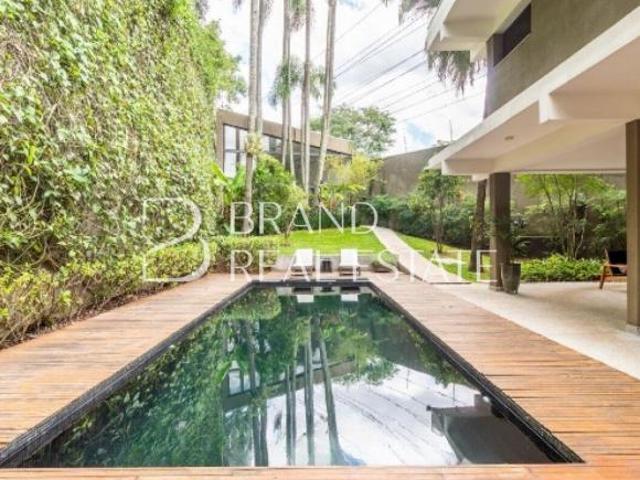 Casa com 675 m², 4 quartos sendo 2 suítes à venda no bairro Jardim Guedala