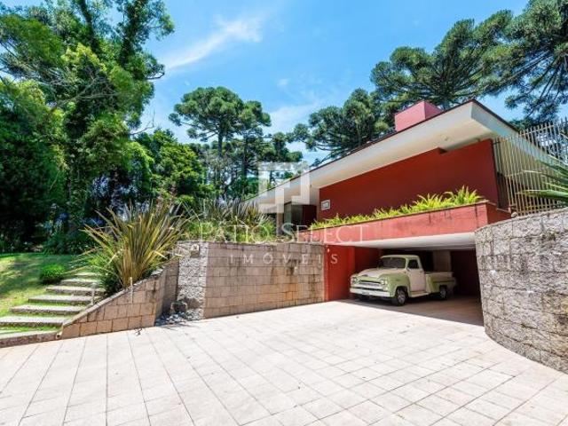 Casa com 698 m², 5 quartos sendo 5 suítes à venda no bairro Santa Felicidade