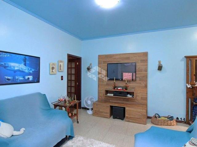 CASA COM 6 DORM, 01 SUITE COM CLOSET E BANHEIRA DE HIDROMASSAGEM