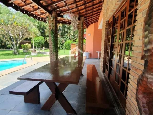 Casa com 6 dormitórios sendo 4 suítes no bairro Praia do Itamambuca em Ubatuba