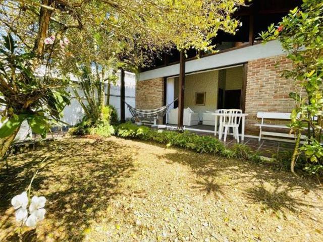 Casa com 6 dormitórios à venda, 204 m² Tombo Guarujá/SP
