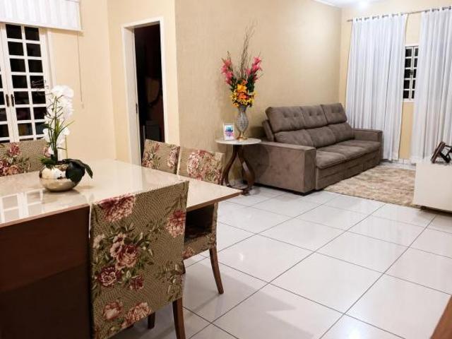 Casa com 6 dormitórios à venda, 220 m² por R$ 470.000 Santo Antônio do Descoberto/GO