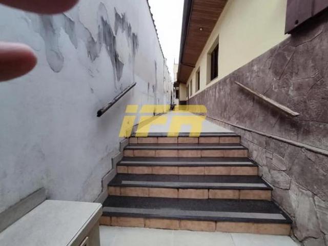 Casa com 6 dormitórios à venda, 254 m² por R$ 770.000,00 Centro Taubaté/SP