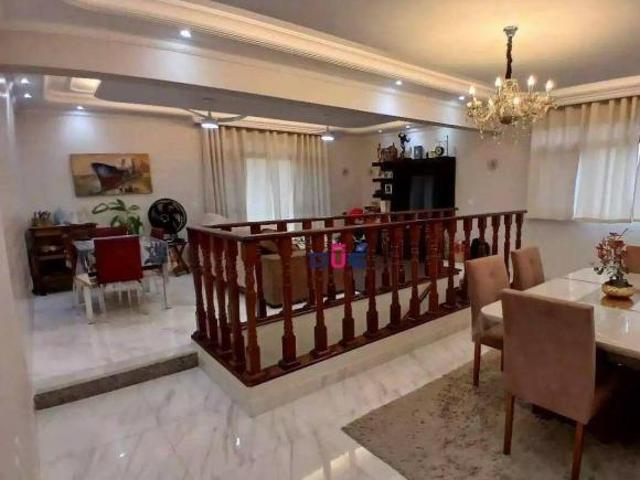 Casa com 6 dormitórios à venda, 268 m² por R$ 1.200.000 Embaré Santos/SP