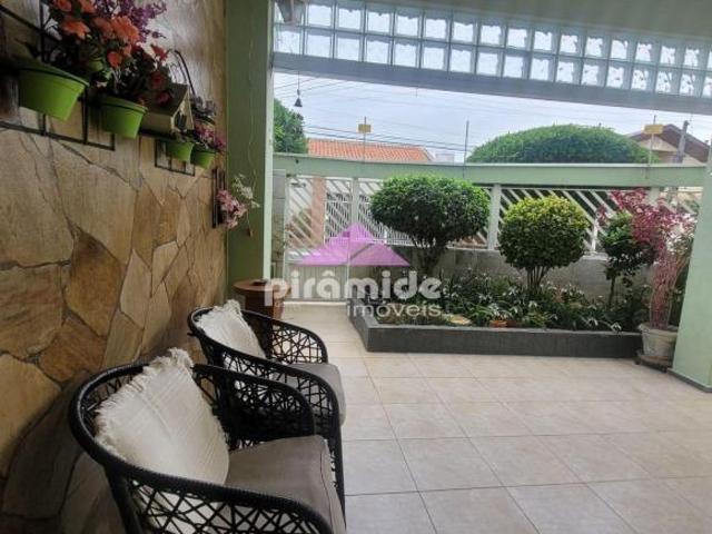 Casa com 6 dormitórios à venda, 275 m² por R$ 1.200.000,00 Jardim das Indústrias São José dos Ca