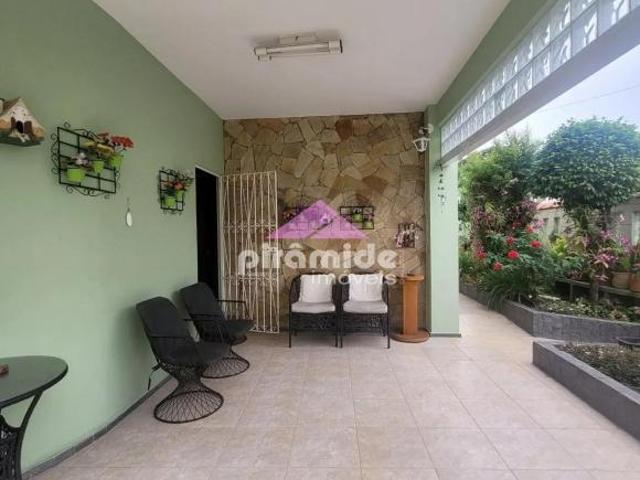 Casa com 6 dormitórios à venda, 275 m² por R$ 1.200.000,00 Jardim das Indústrias São José dos Ca