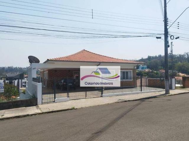 Casa com 6 dormitórios à venda, 304 m² por R$ 900.000,00 Centro Águas de São Pedro/SP
