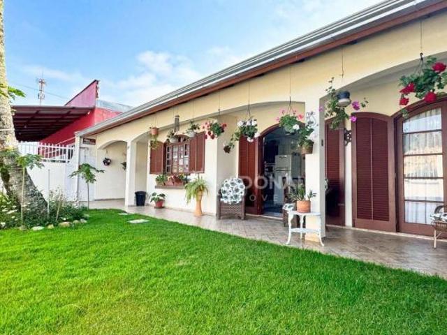 Casa com 6 dormitórios à venda, 300 m² por R$ 950.000,00 Nereidas Guaratuba/PR