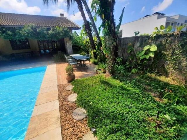Casa com 6 dormitórios à venda, 600 m² por R$ 4.000.000,00 Acapulco Guarujá/SP