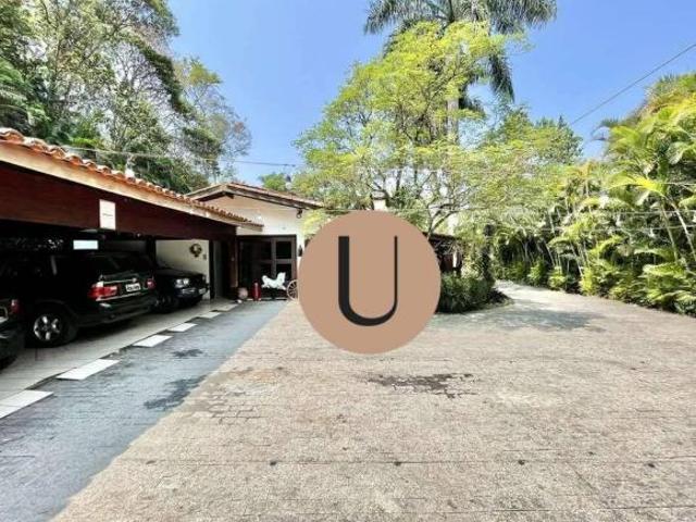 Casa com 6 dormitórios à venda, 641 m² por R$ 2.595.000,00 Granja Viana Cotia/SP