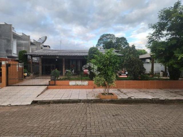 Casa com 6 dormitórios a venda em Candelária!