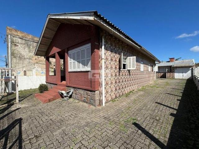 Casa com 6 dormitórios a venda em Cidreira/RS