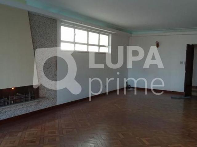Casa com 6 dormitórios à venda em Santana