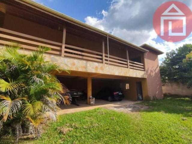 Casa com 6 dormitórios em em localização privilegiada à venda, 326 m² por R$ 1.400.000 Chácaras Sã