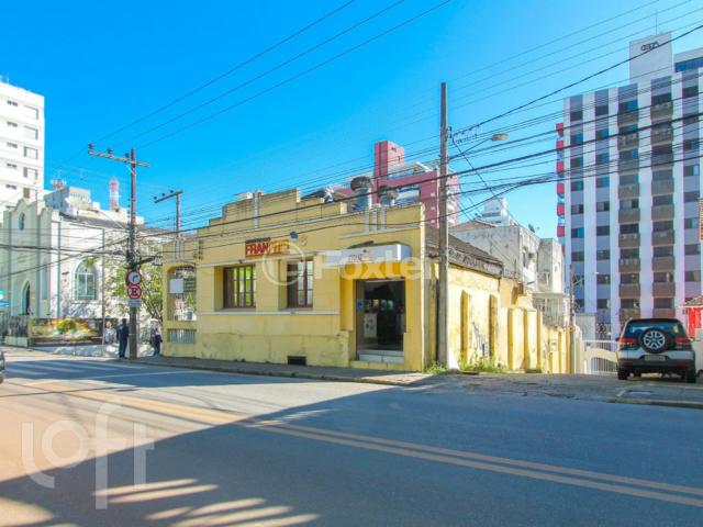 Casa com 6 dormitórios em Florianópolis