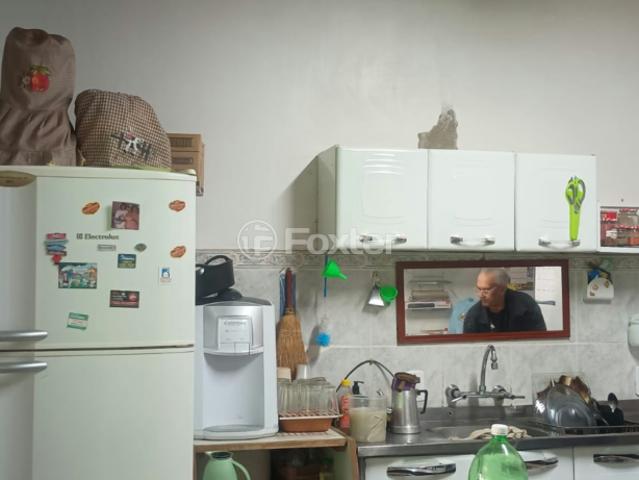 Casa com 6 dormitórios em Porto Alegre