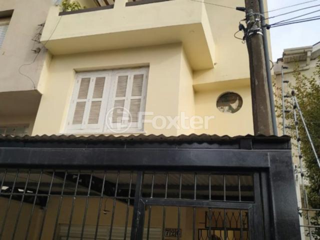 Casa com 6 dormitórios em Porto Alegre