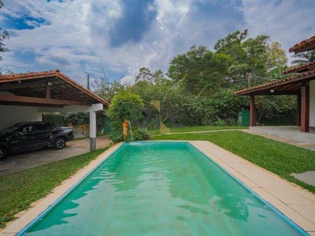 Casa com 6 dormitórios, sendo 3 suítes para venda Cotia SP