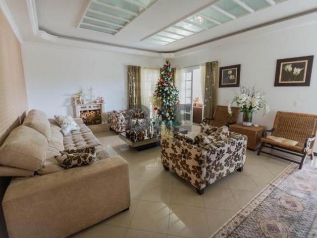 Casa com 6 dormitórios, sendo 4 suítes para venda na região Granja Viana Cotia