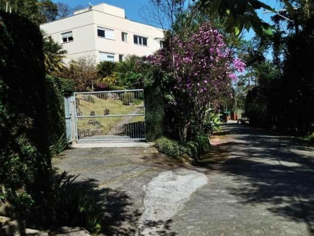Casa com 6 dormitórios sendo 5 suítes em condomínio fechado na Serra da Cantarei