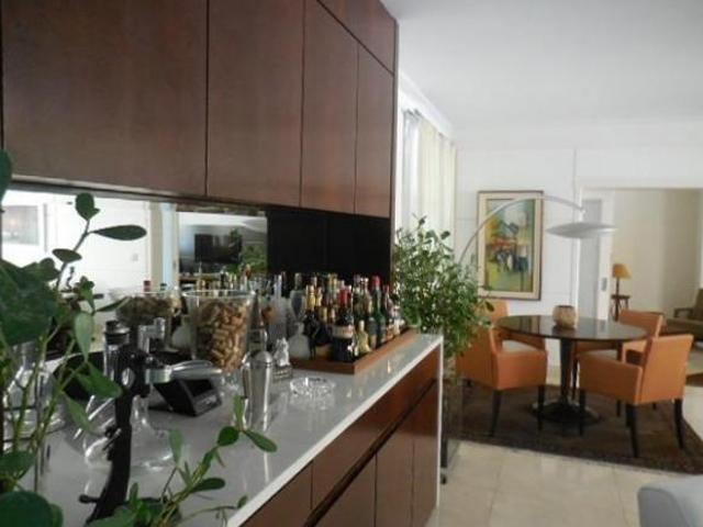 Casa com 6 dormitórios, 1100 m² venda por R$ 17.000.000,00 ou aluguel por R$ 70.000,00 Tamboré