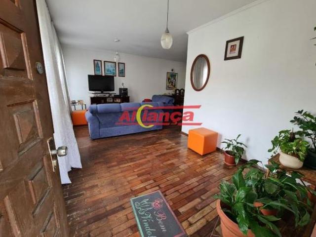 CASA COM 6 DORMITÓRIOS