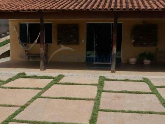 Casa com 6 Quartos, 3 Suítes, 4 Vagas de Garagem e Área Gourmet à Venda na QSC19 Setor Primavera