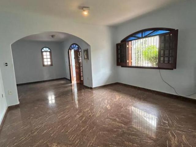 Casa com 6 quartos à venda em Belo Horizonte, no bairro Castelo