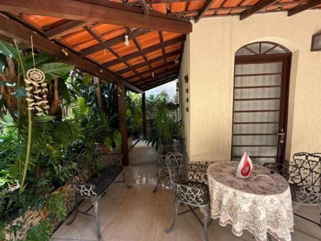 Casa com 6 quartos à venda em Belo Horizonte, no bairro Santa Mônica