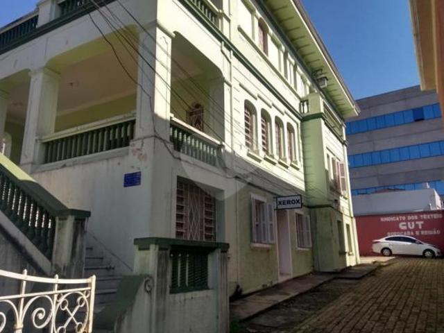 Casa com 6 quartos à venda em Centro SP
