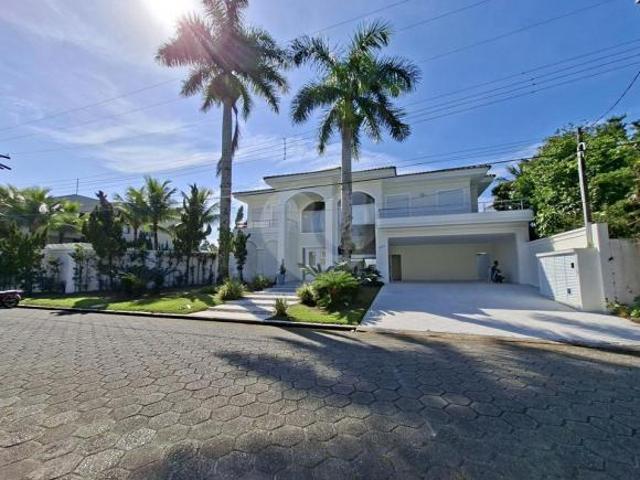 Casa com 6 quartos à venda em Jardim acapulco SP