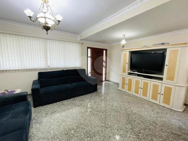 Casa com 6 quartos à venda em Marapé SP