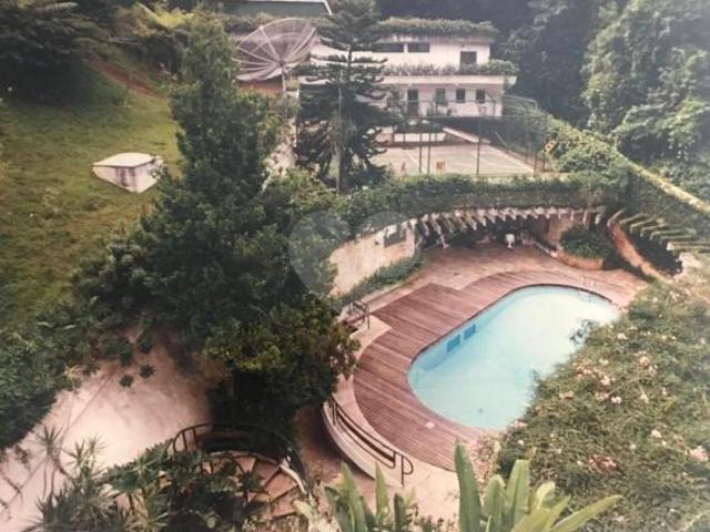 Casa com 6 quartos à venda em Olho d&apos água SP