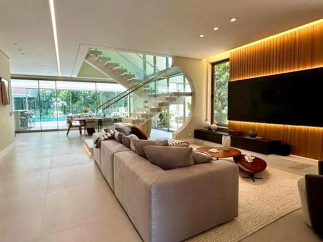 Casa com 6 quartos à venda em Riviera SP