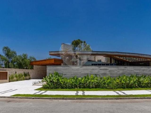 Casa com 6 quartos à venda em Riviera SP