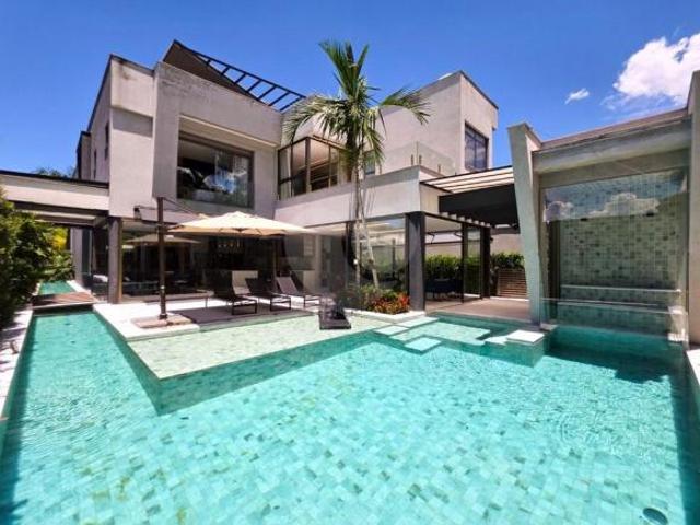 Casa com 6 quartos à venda em Riviera SP