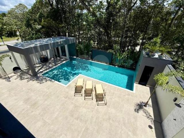 Casa com 6 quartos à venda em Riviera SP