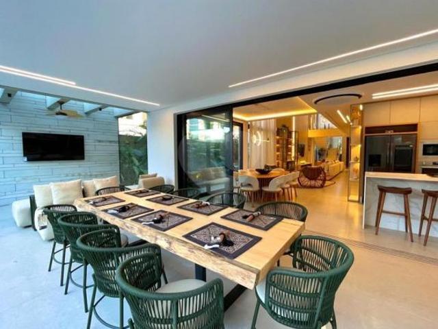 Casa com 6 quartos à venda em Riviera SP