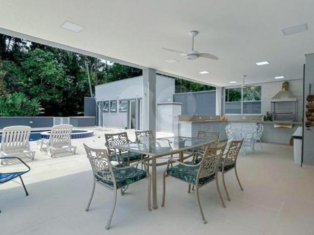 Casa com 6 quartos à venda em Riviera SP