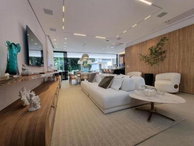 Casa com 6 quartos à venda em Riviera SP