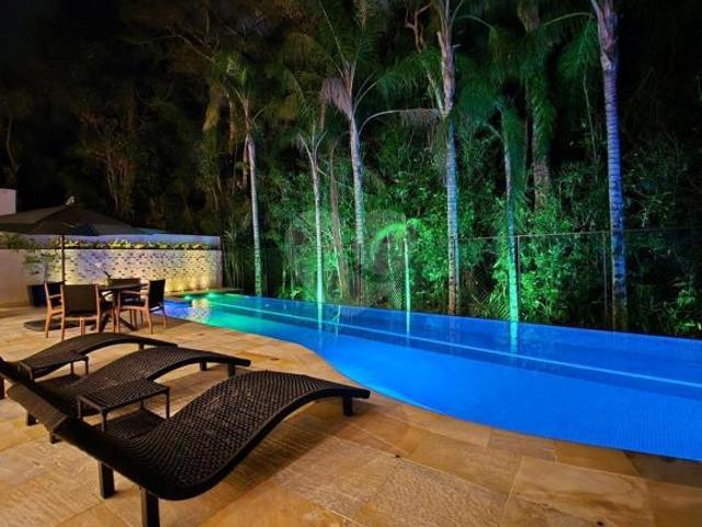 Casa com 6 quartos à venda em Riviera SP