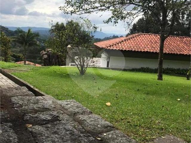 Casa com 6 quartos à venda em Roseira SP