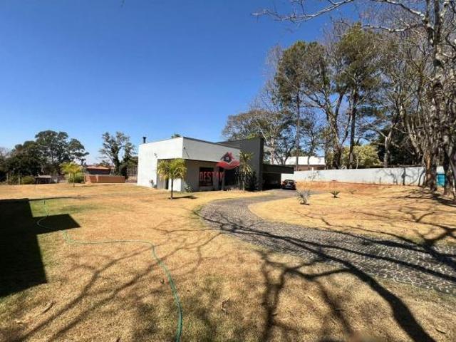 Casa com 6 quartos à venda, Mansões Aeroporto Uberlândia/MG
