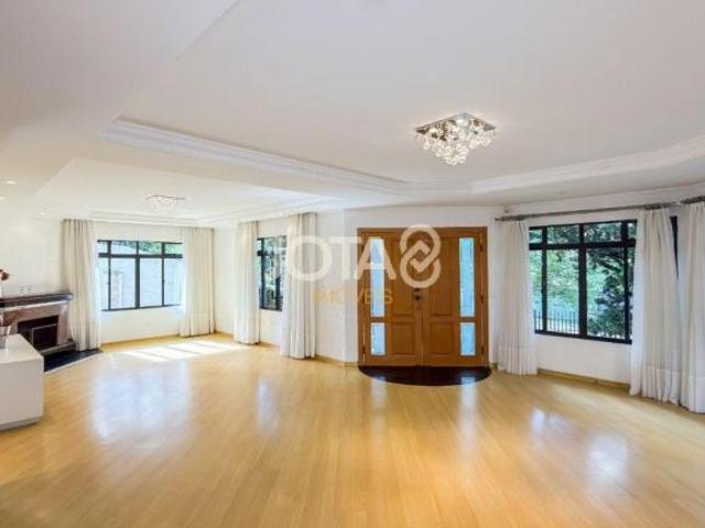CASA COM 6 QUARTOS BAIRRO MOSSUNGUÊ
