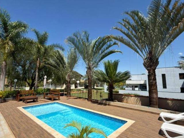 Casa com 6 Quartos e 5 banheiros à Venda, 1.350 m² por R$ 3.200.000 Cód. ch2670