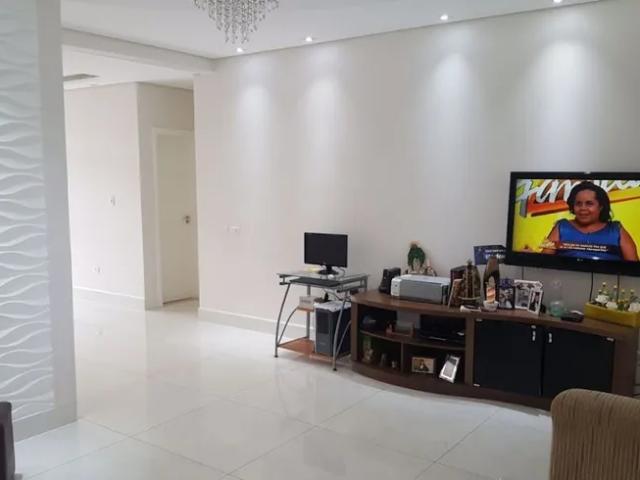 Casa com 6 Quartos e 6 banheiros à Venda, 350 m² por R$ 1.100.000