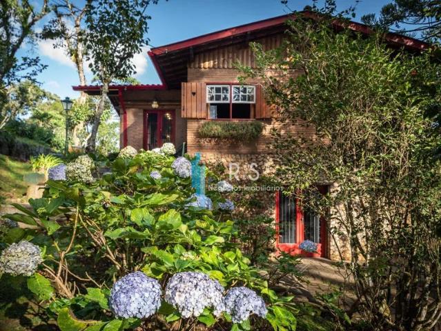 Casa com 6 Quartos e 6 banheiros à Venda, 977 m² por R$ 8.000.000