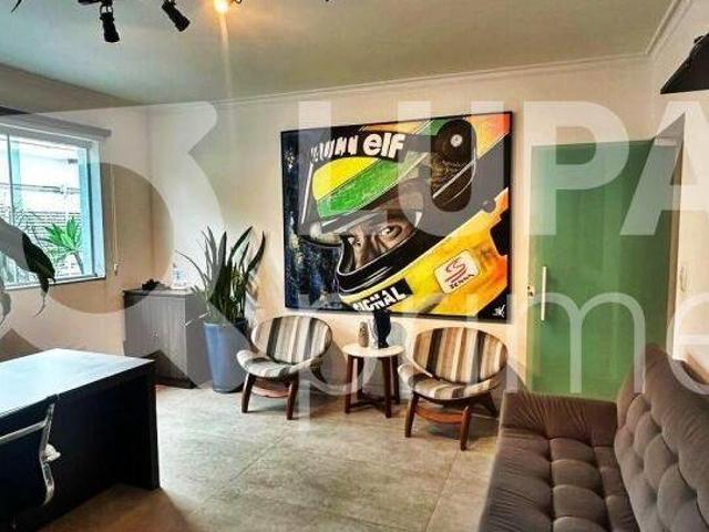 CASA COM 6 QUARTOS E 6 VAGAS DE GARAGEM À VENDA NA VILA GUILHERME